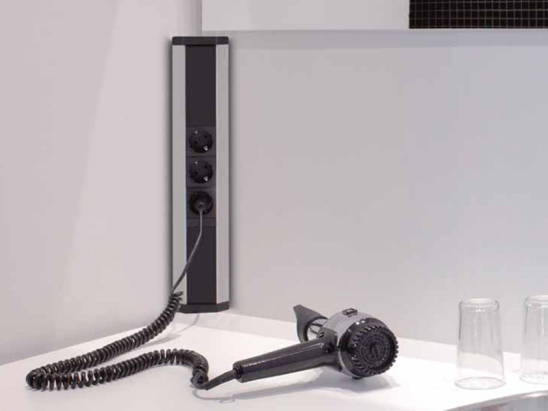 EVOline V-Dock Data small Tischanschlussfeld 3-fach Steckdose, silber